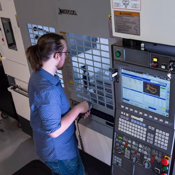 Manufacturing Engineering Technology | Bachelor of Science Degree (B.S ...