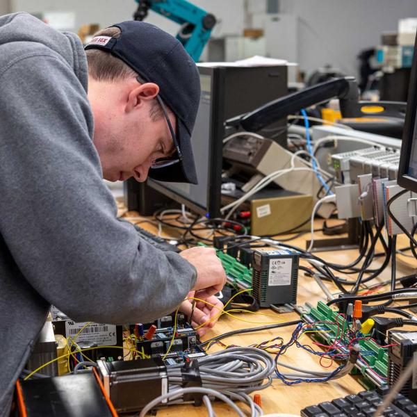 Electronics & Computer Engineering Technology: Electronics & Computer ...